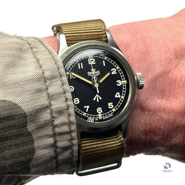 Smiths DeLuxe Tritium Dial - A Rare 6B/542 RAF Issued Watch from 1956 ...